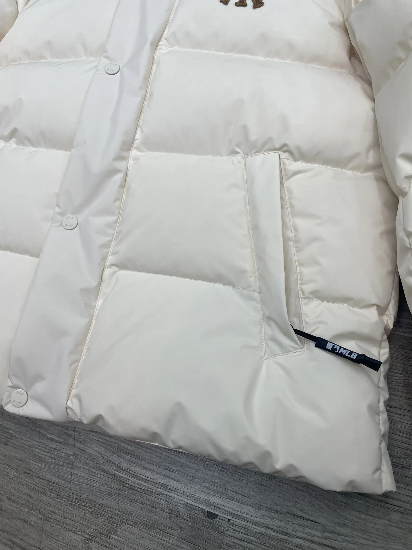 Indistinguishable Mlb Down Jackets