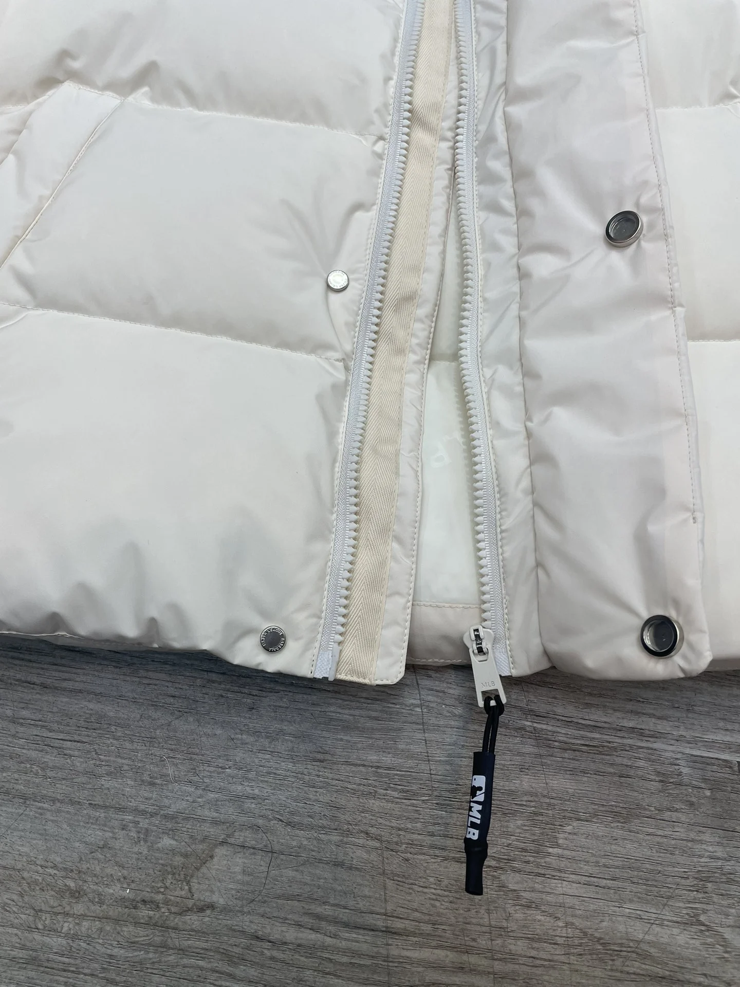 Indistinguishable Mlb Down Jackets