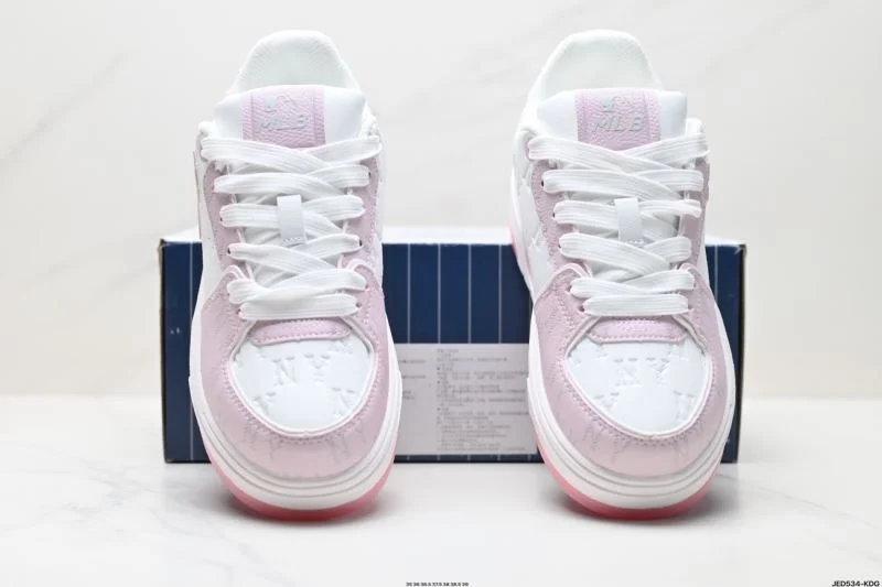 Accurate model Mlb Shoes