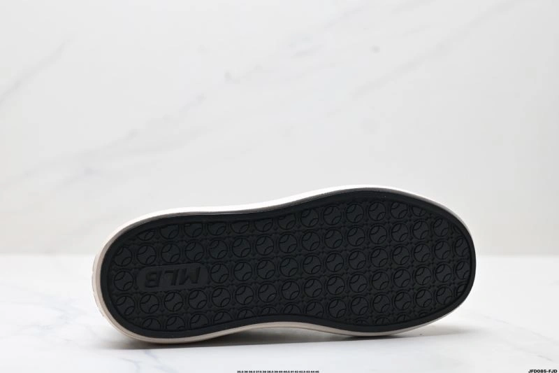 Accurate model Mlb Shoes