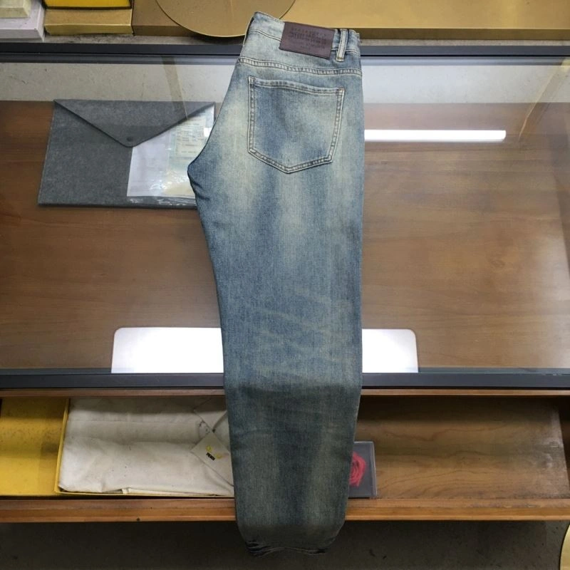 Accurate model Mmj Jeans