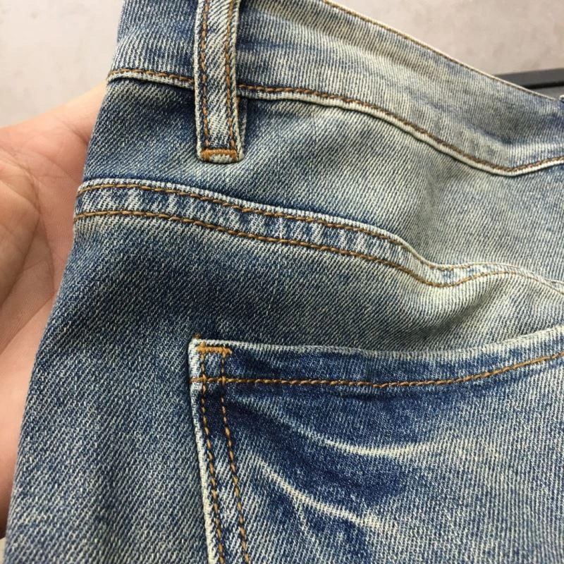 Accurate model Mmj Jeans