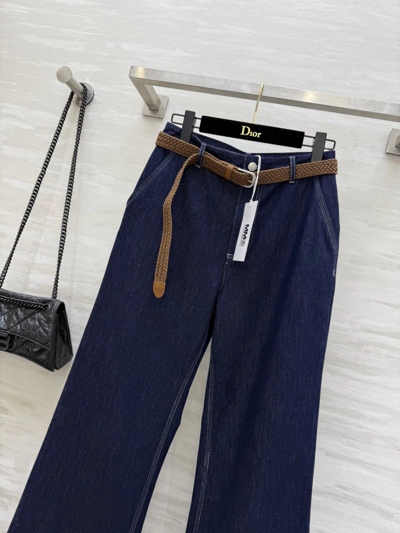 Accurate model Mmj Jeans