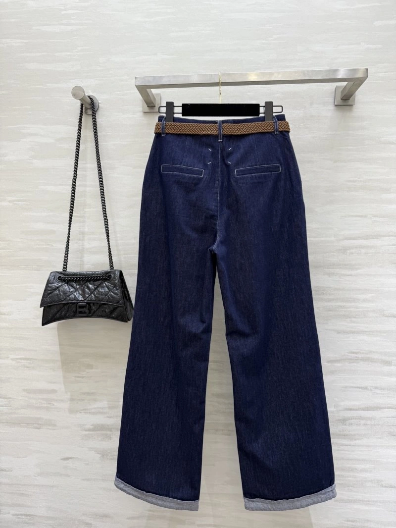 Accurate model Mmj Jeans