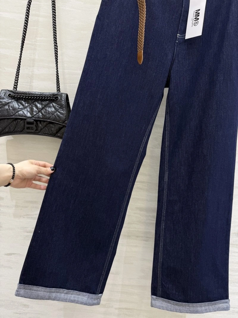 Accurate model Mmj Jeans