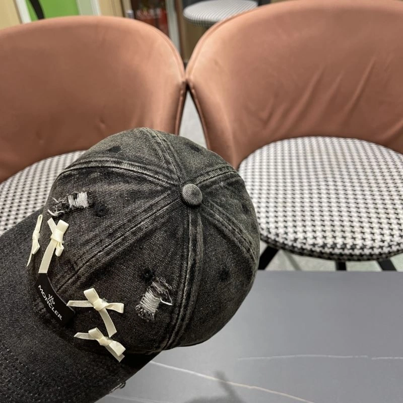 Brand-authenticated Moncler Caps