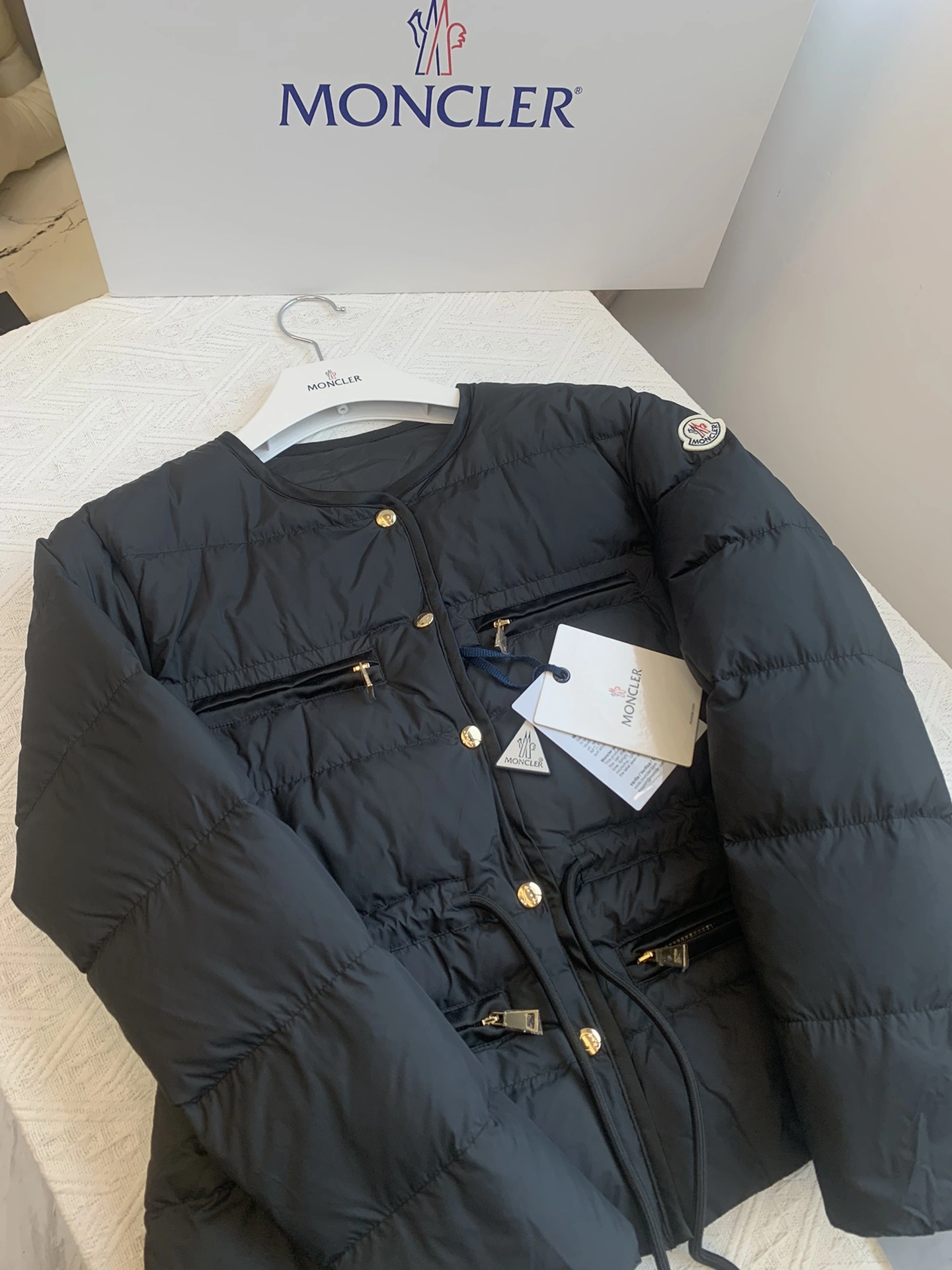 Low-cost Moncler Down Jackets