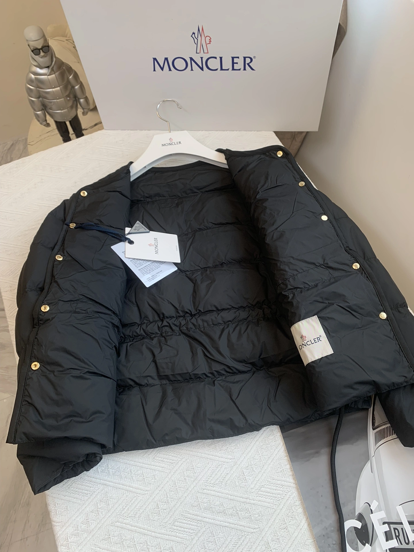 Low-cost Moncler Down Jackets