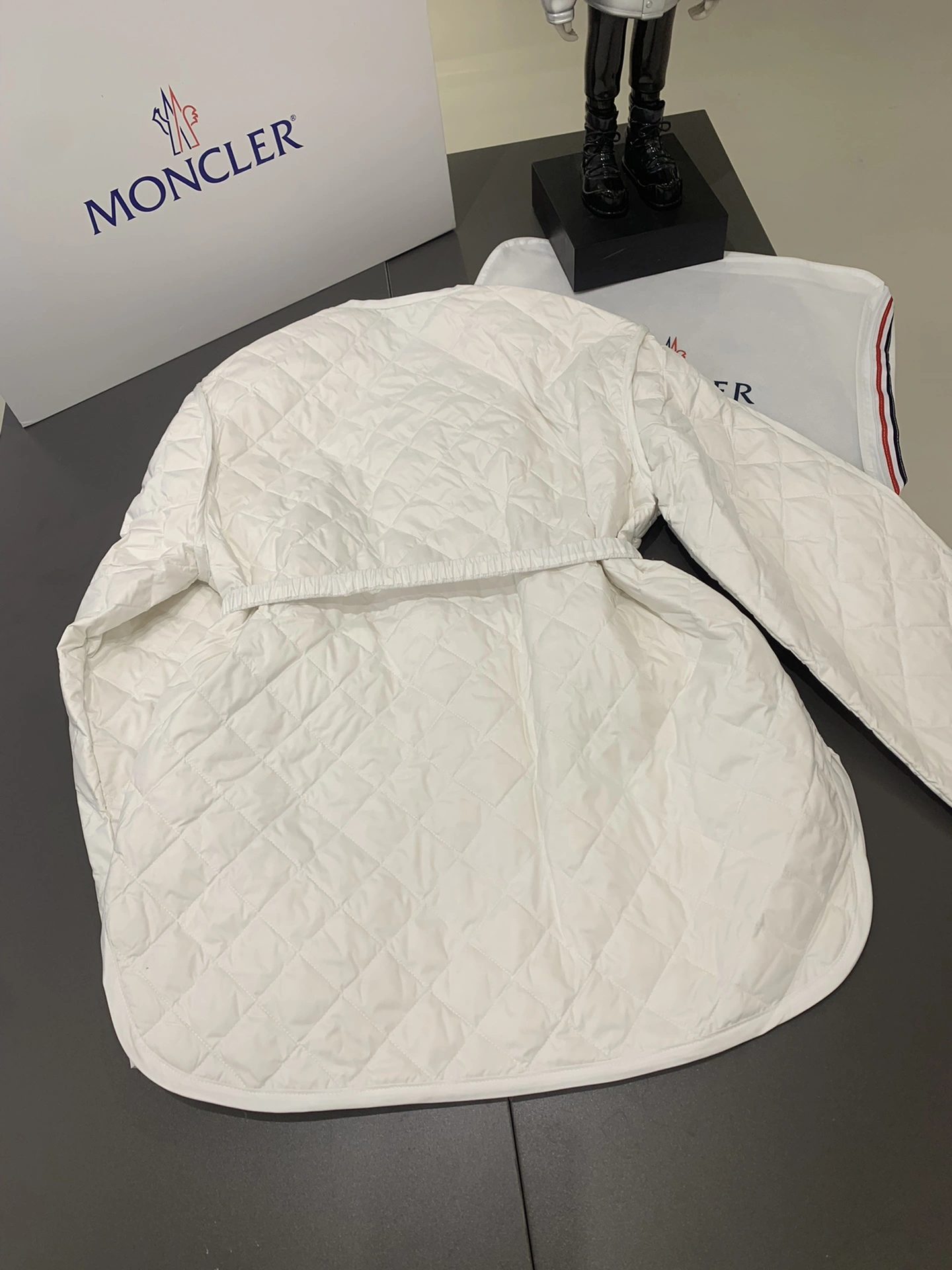 High accuracy Moncler Down Jackets