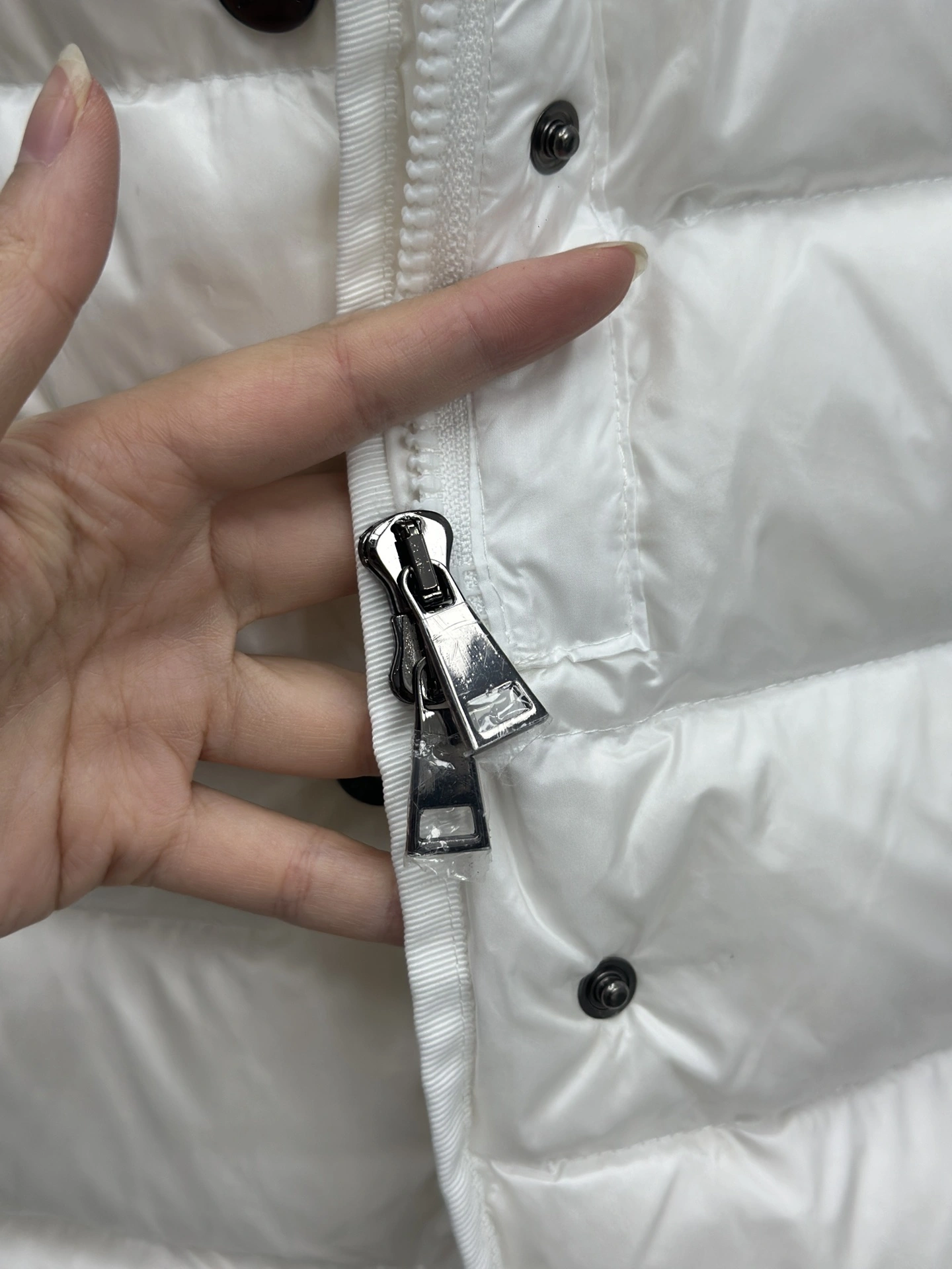 Inexpensive Moncler Down Jackets