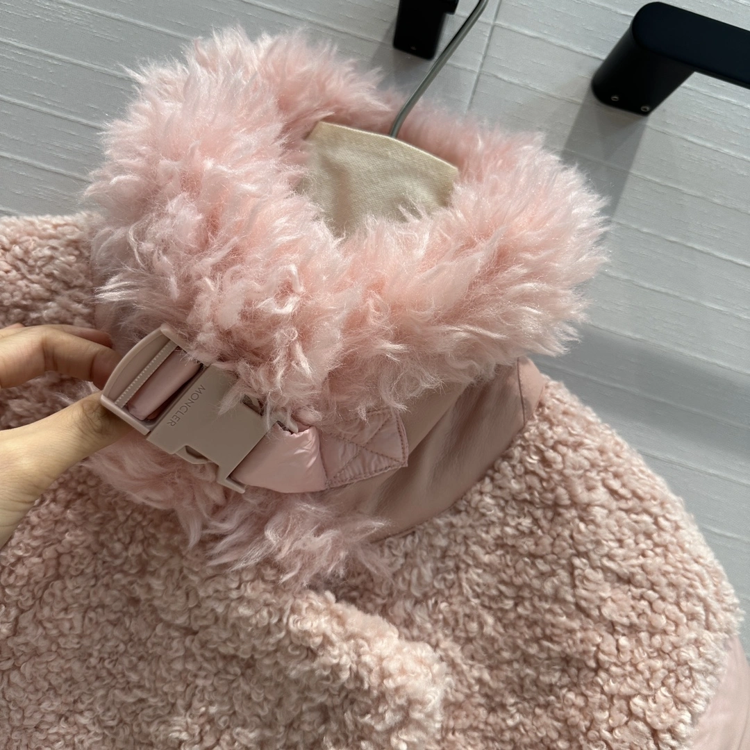 Low-cost Moncler Down Jackets