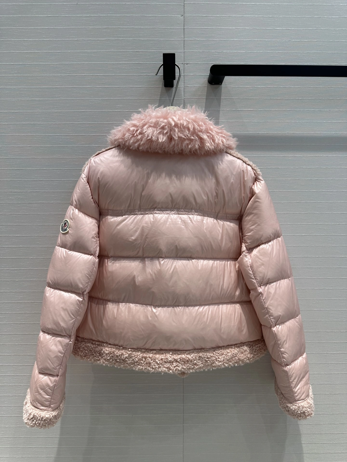 Low-cost Moncler Down Jackets