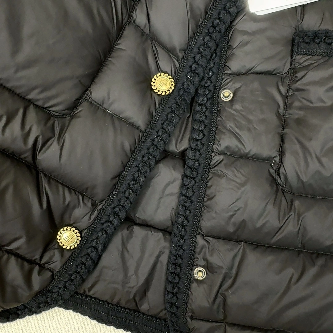 Low-cost Moncler Down Jackets