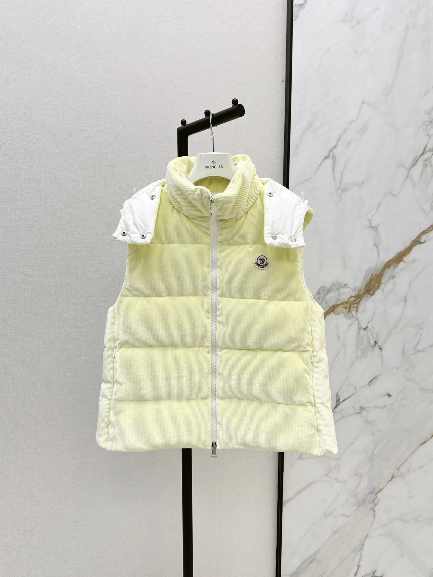 Exact replica Moncler Down Jackets