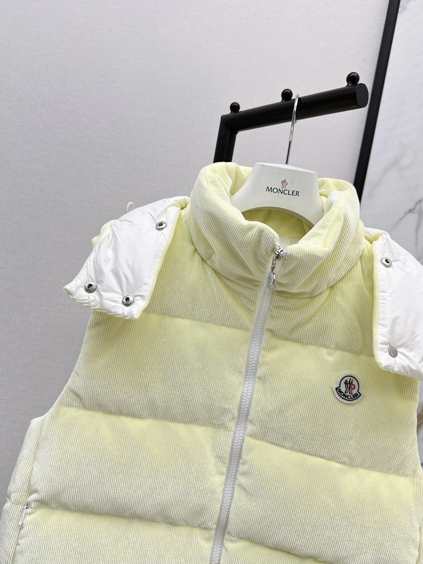 Exact replica Moncler Down Jackets