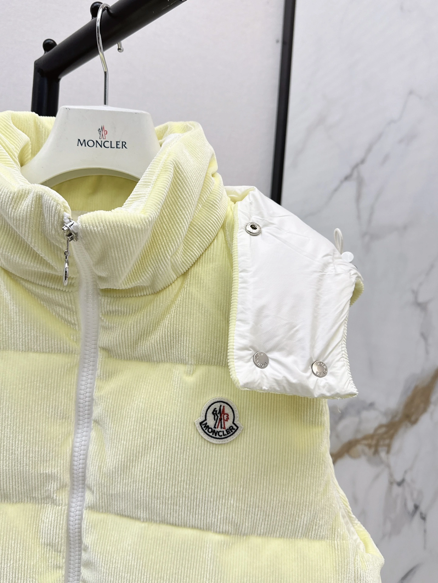 Exact replica Moncler Down Jackets