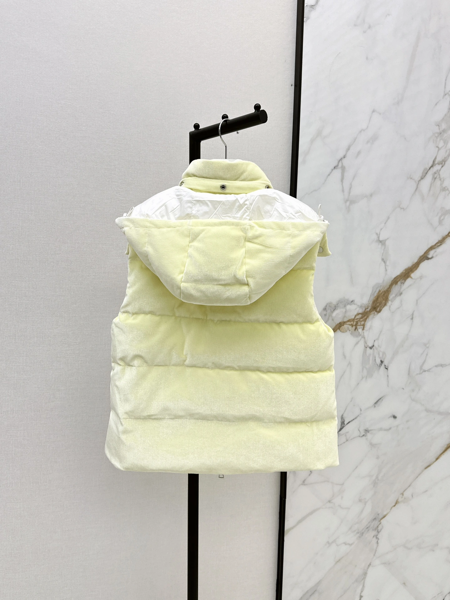 Exact replica Moncler Down Jackets