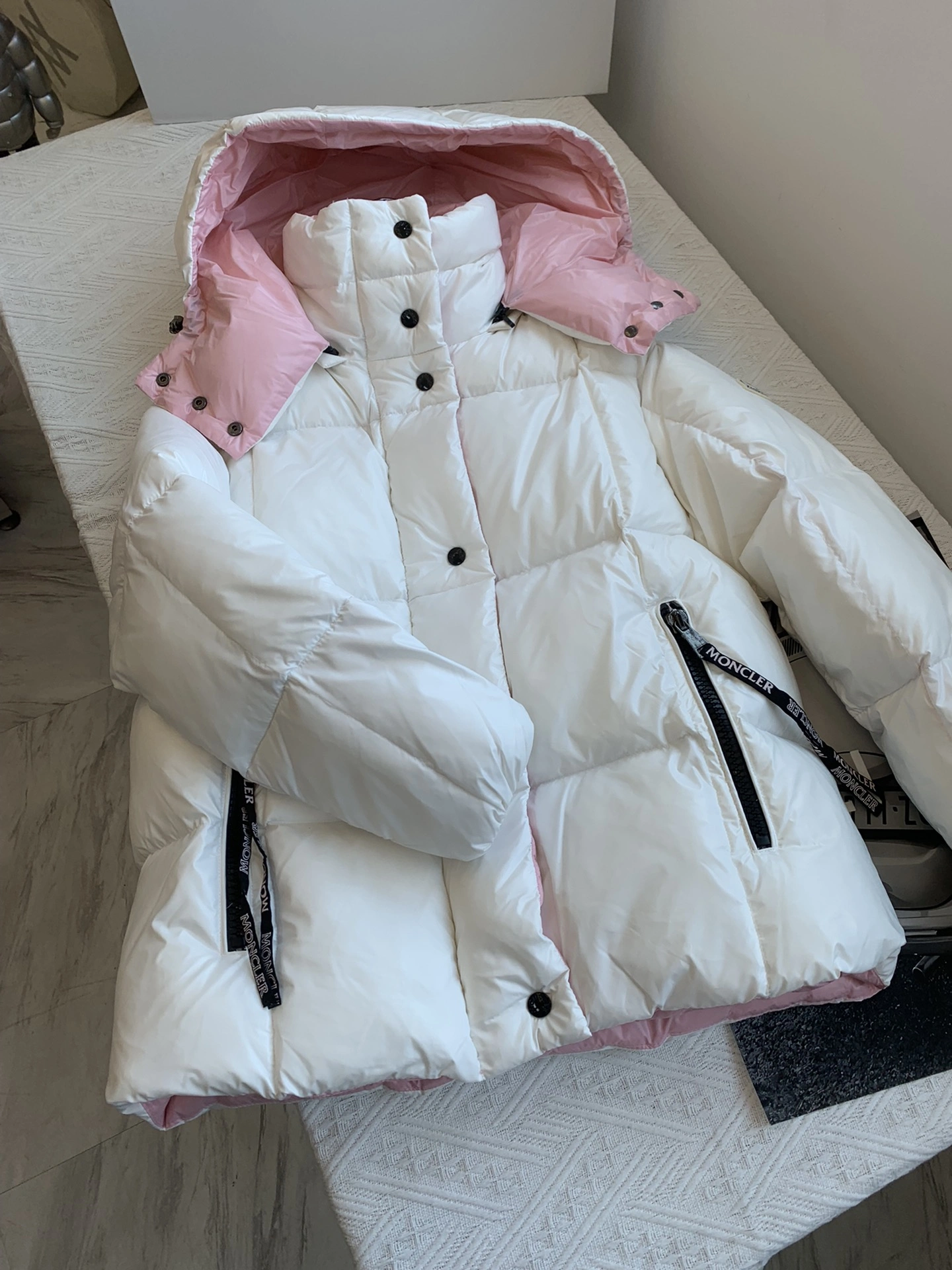 Accurate model Moncler Down Jackets