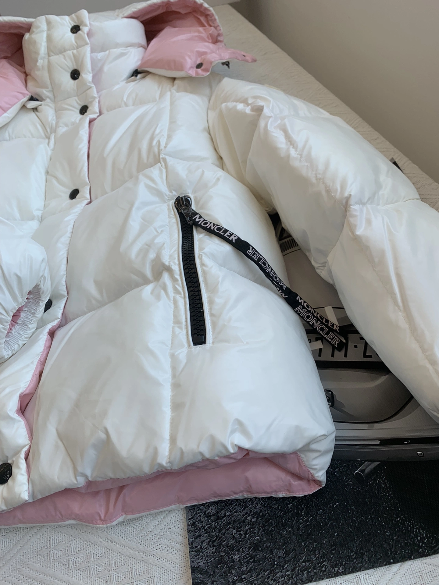 Accurate model Moncler Down Jackets