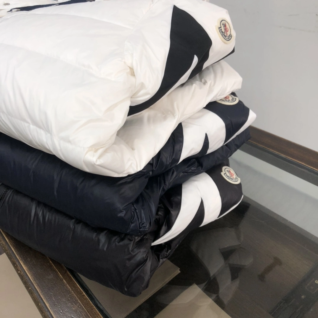 Low-cost Moncler Down Jackets