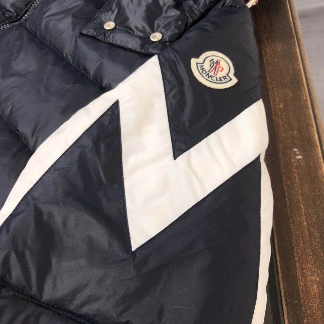 Low-cost Moncler Down Jackets