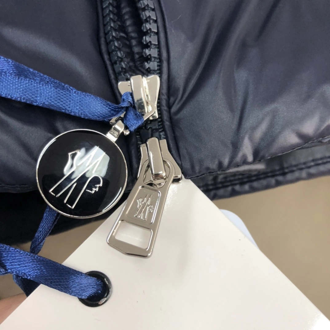 Low-cost Moncler Down Jackets