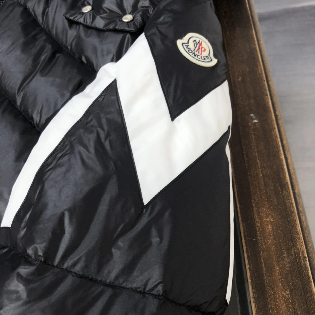 Brand-original Moncler Down Jackets