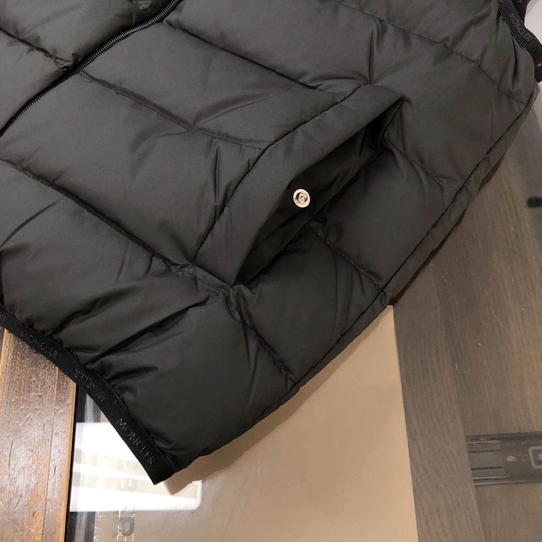 Low-cost Moncler Down Jackets