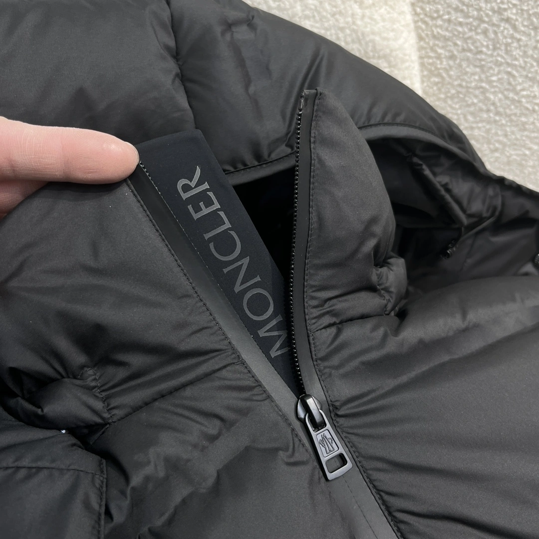 Exact replica Moncler Down Jackets