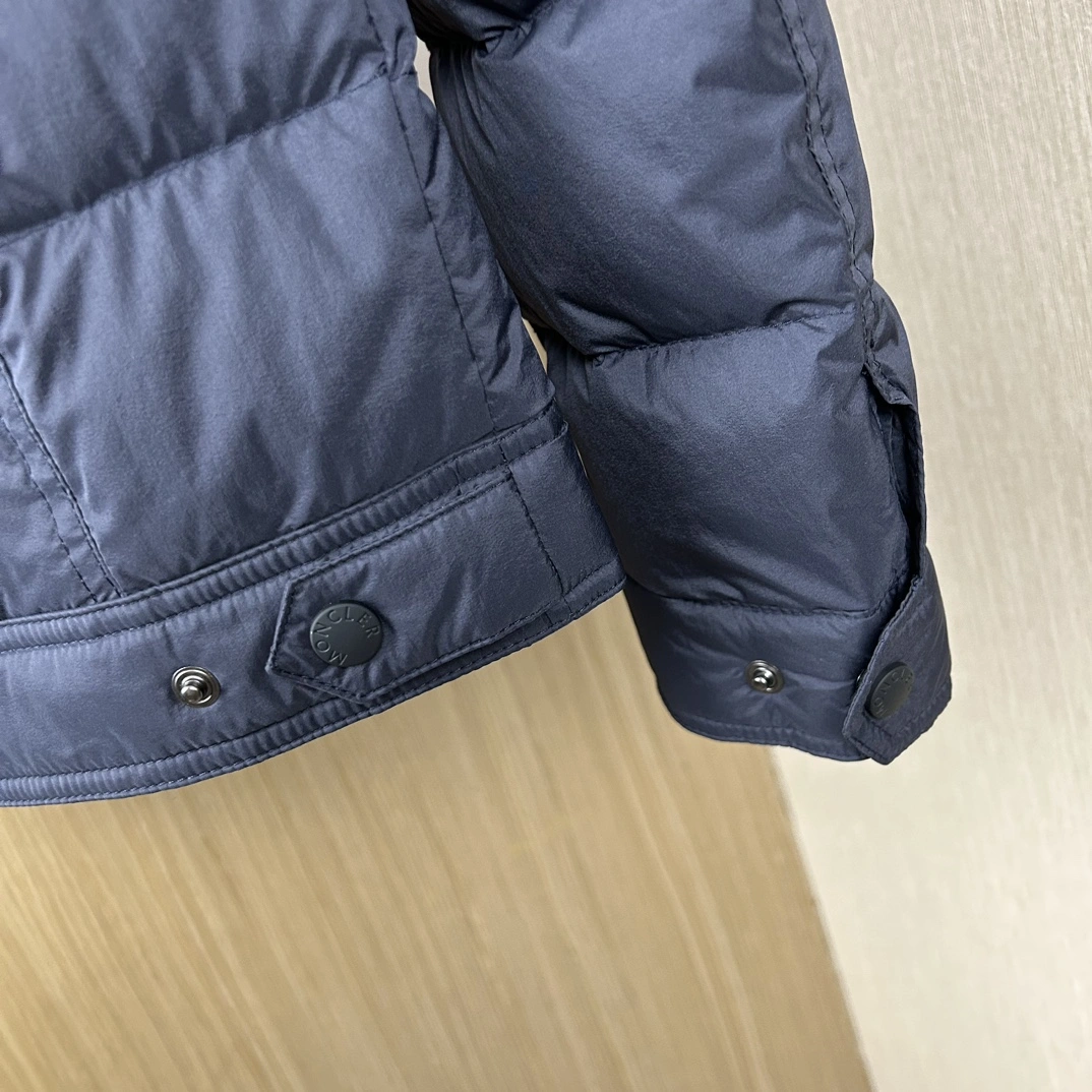 Exact replica Moncler Down Jackets