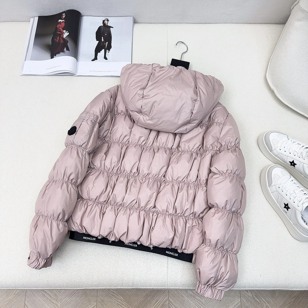 Accurate model Moncler Down Jackets