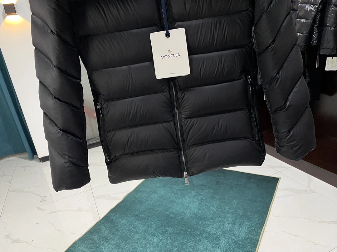 Exact replica Moncler Down Jackets