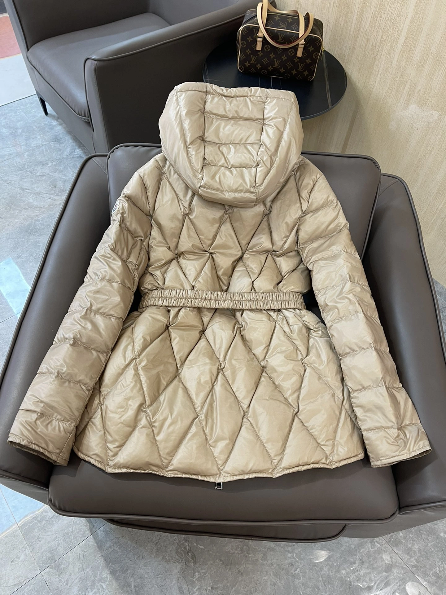 Low-cost Moncler Down Jackets