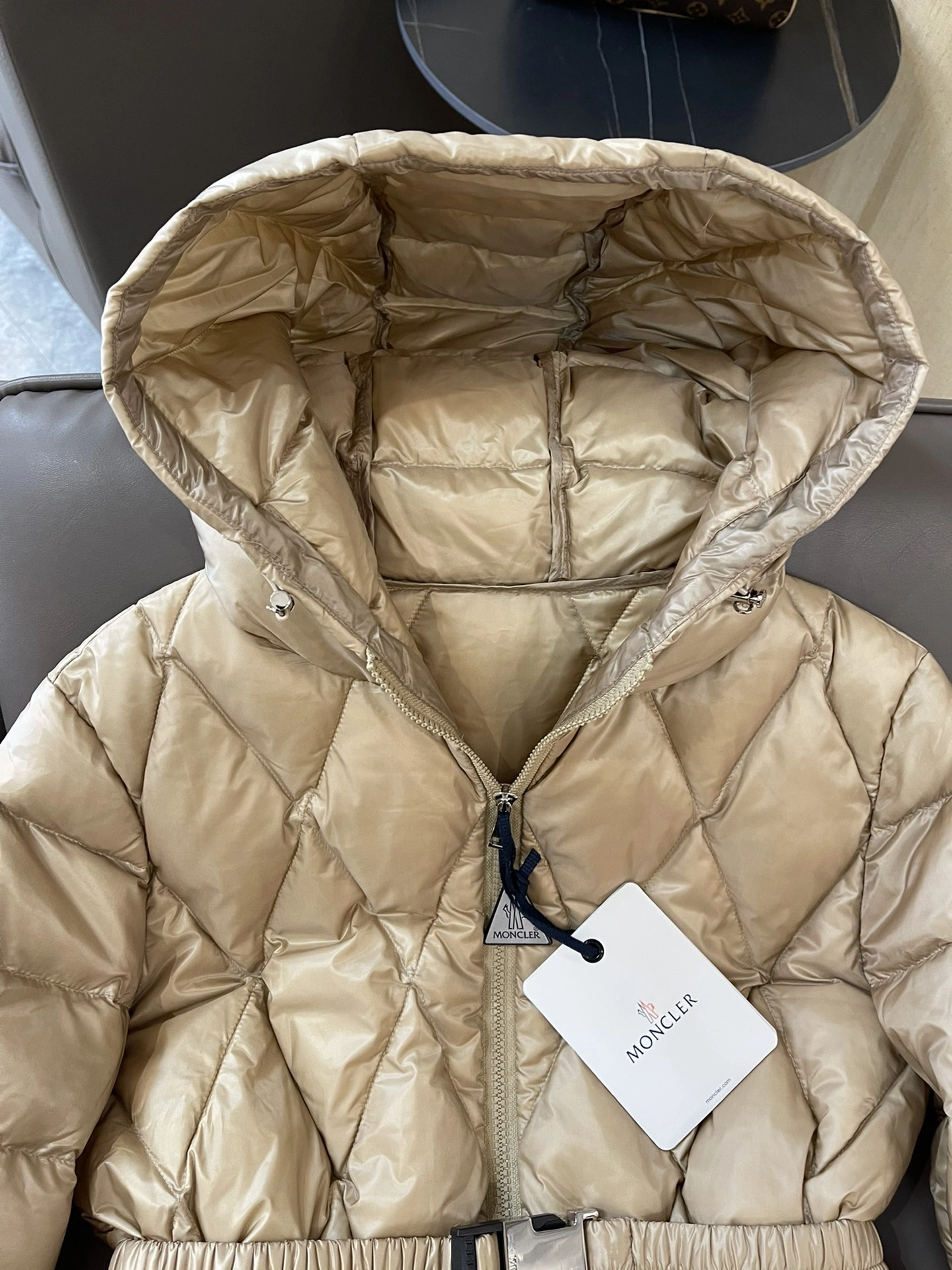 Low-cost Moncler Down Jackets