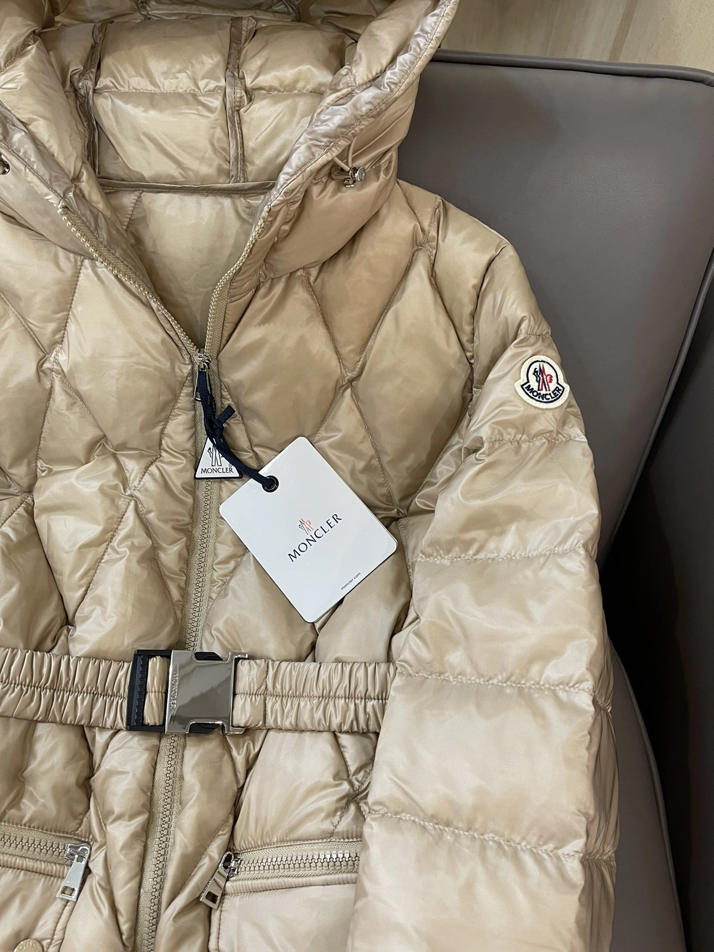Low-cost Moncler Down Jackets