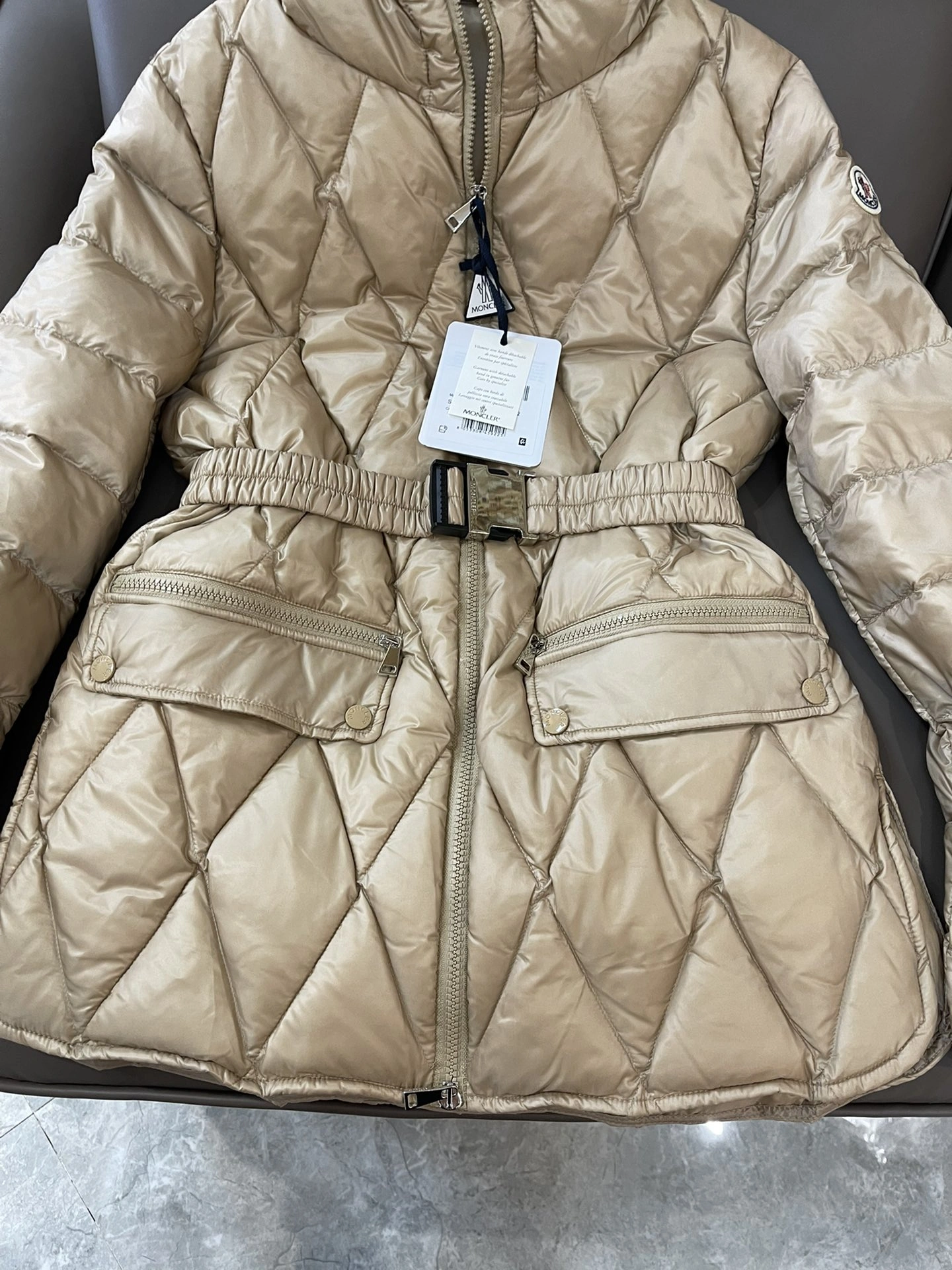 Low-cost Moncler Down Jackets
