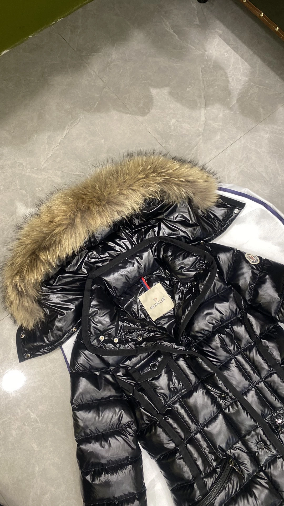 Low-cost Moncler Down Jackets