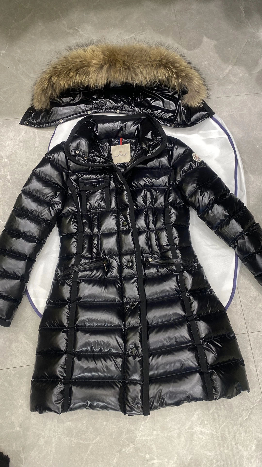 Low-cost Moncler Down Jackets