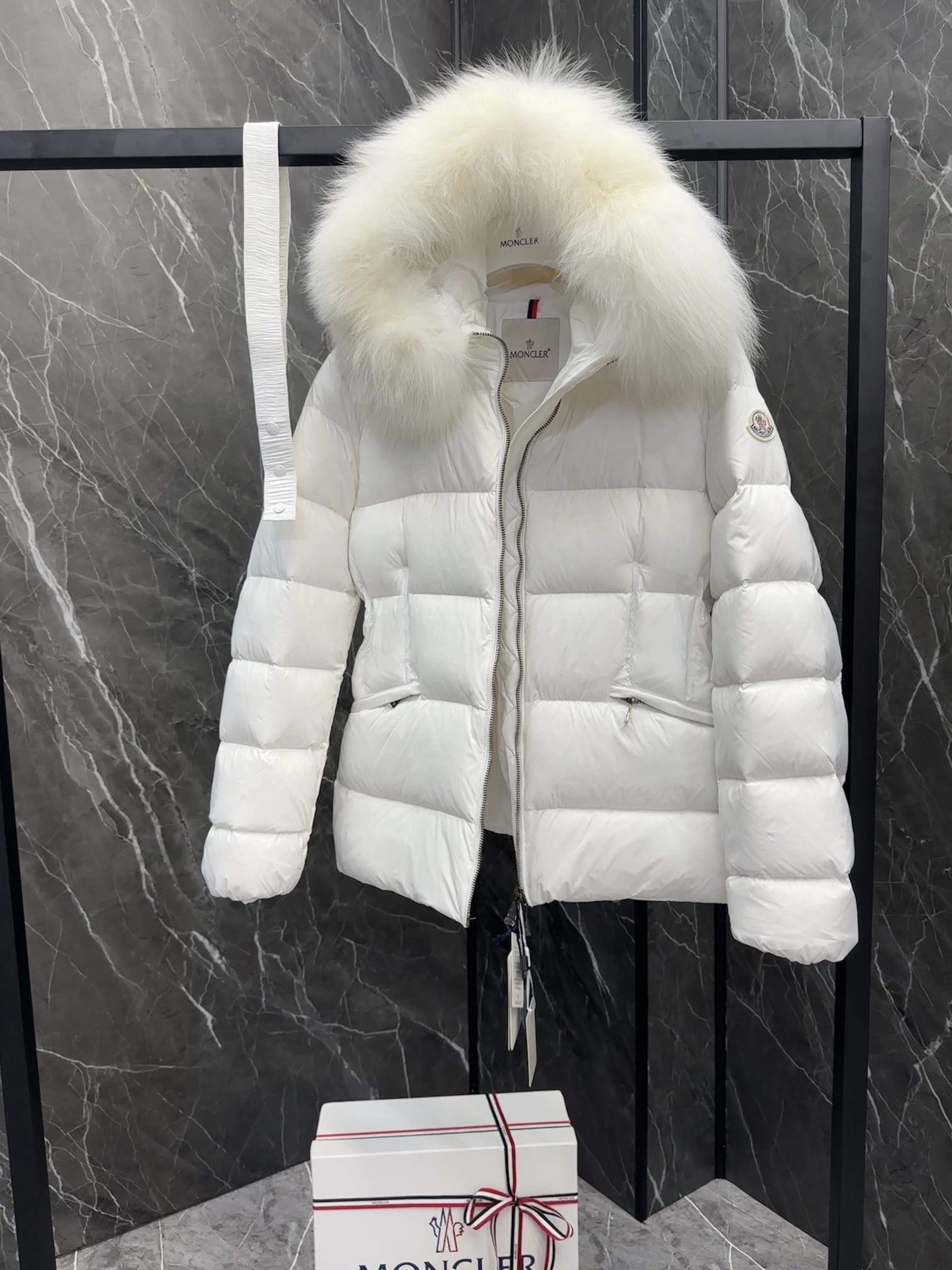 Cut-rate Moncler Down Jackets