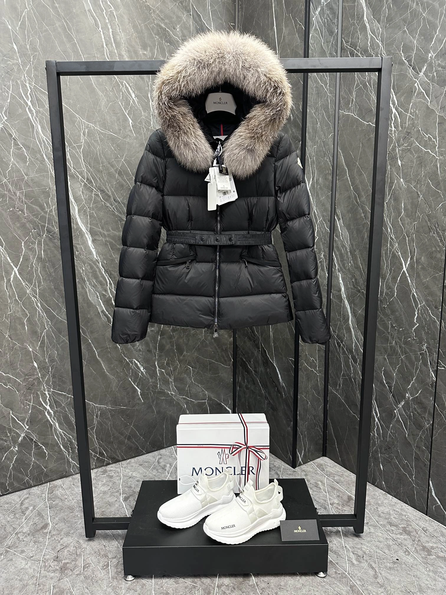 Low-cost Moncler Down Jackets