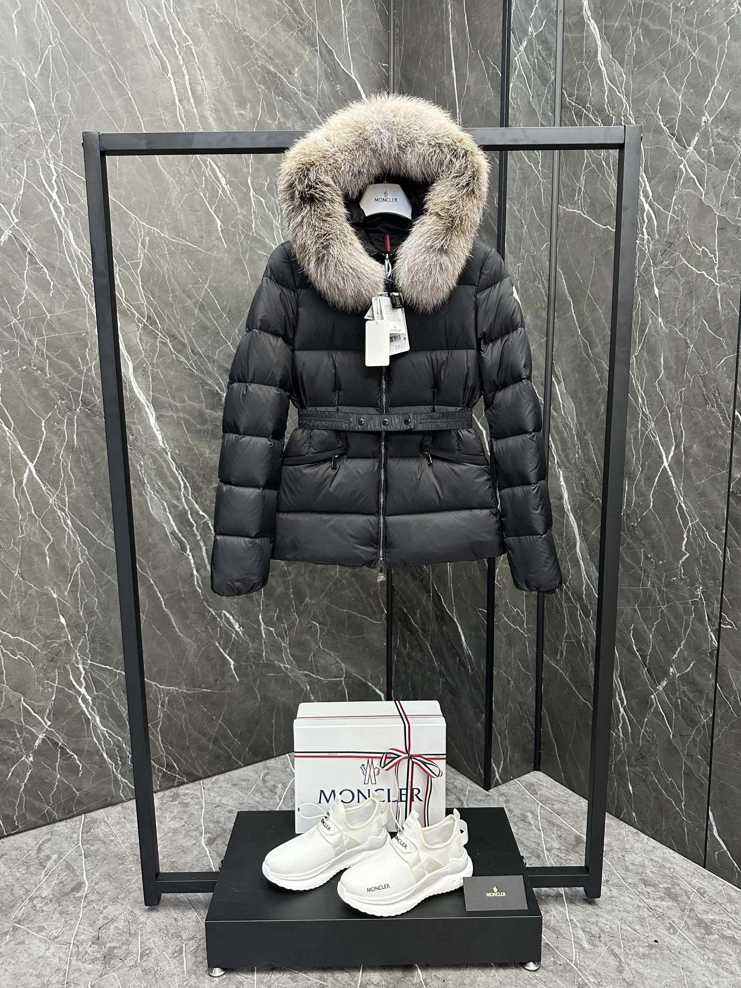 Low-cost Moncler Down Jackets