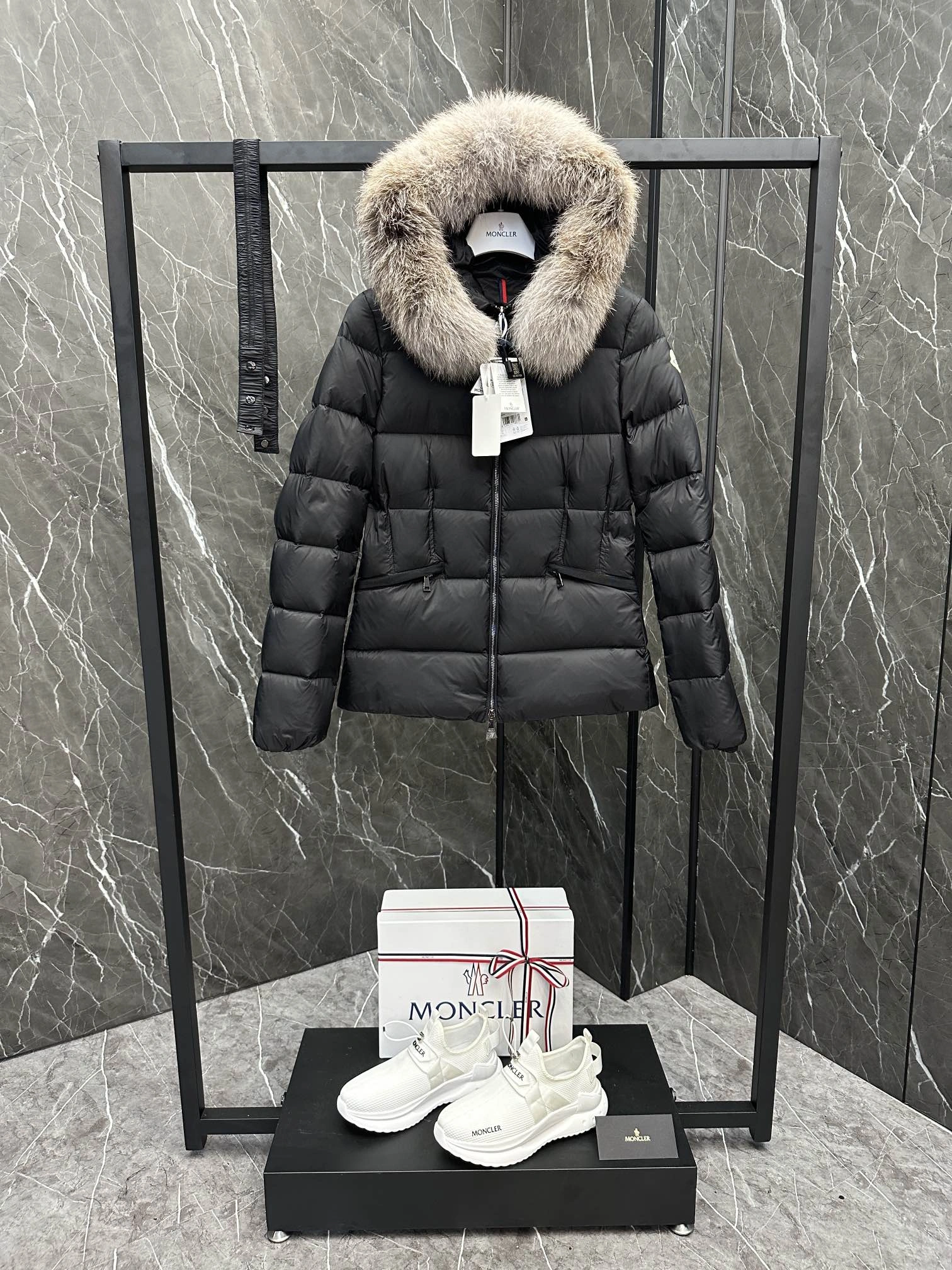 Low-cost Moncler Down Jackets
