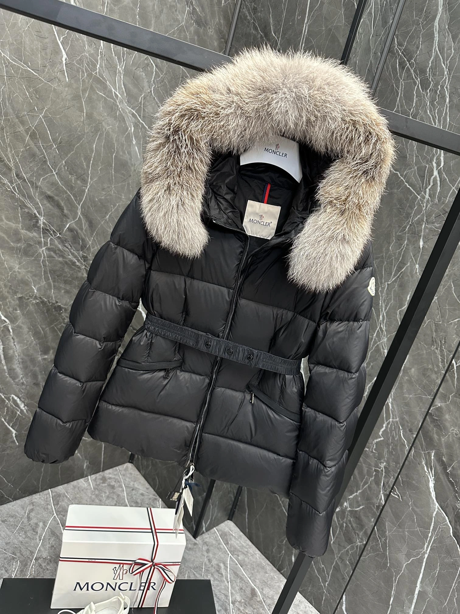 Low-cost Moncler Down Jackets