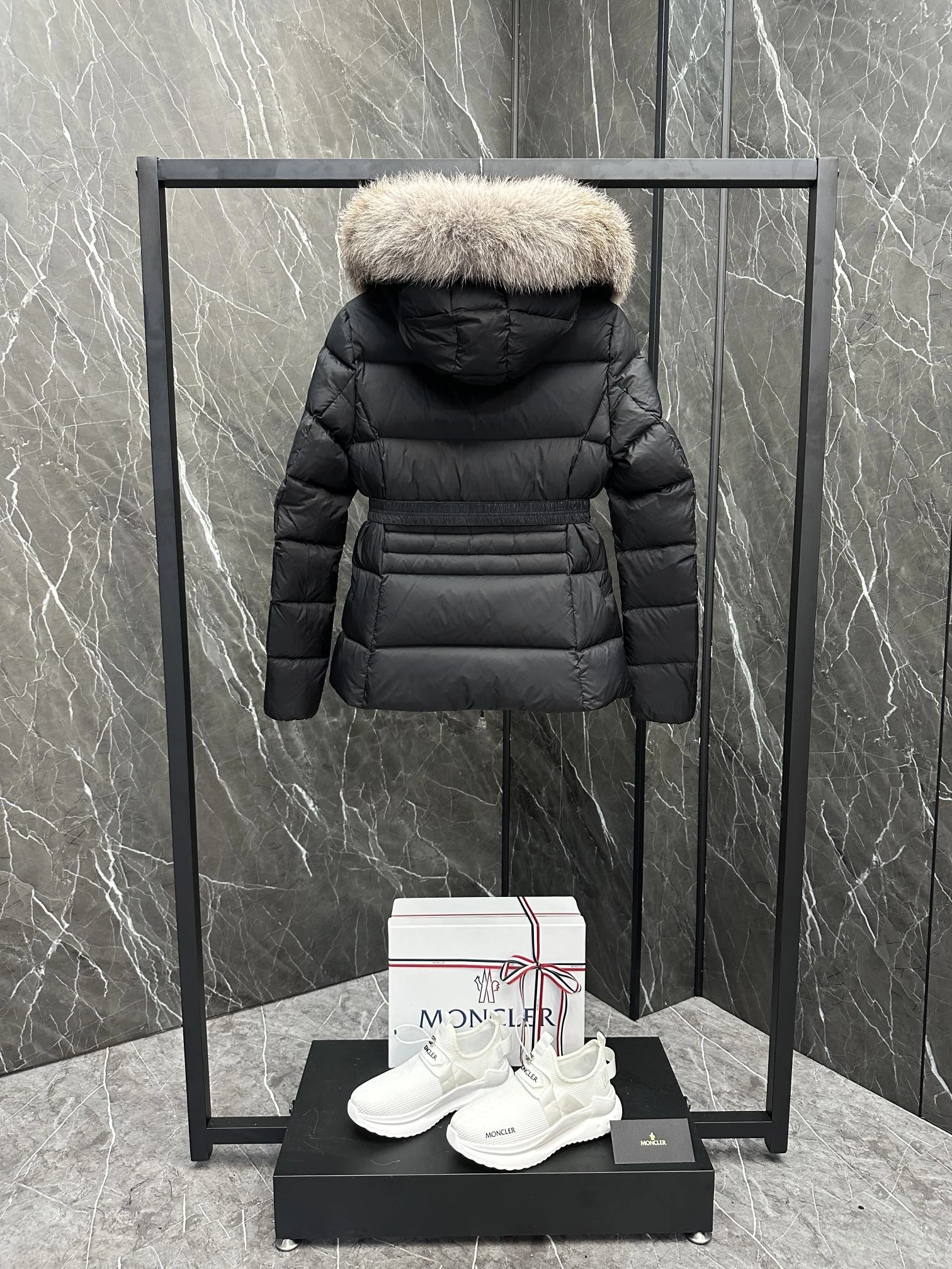 Low-cost Moncler Down Jackets