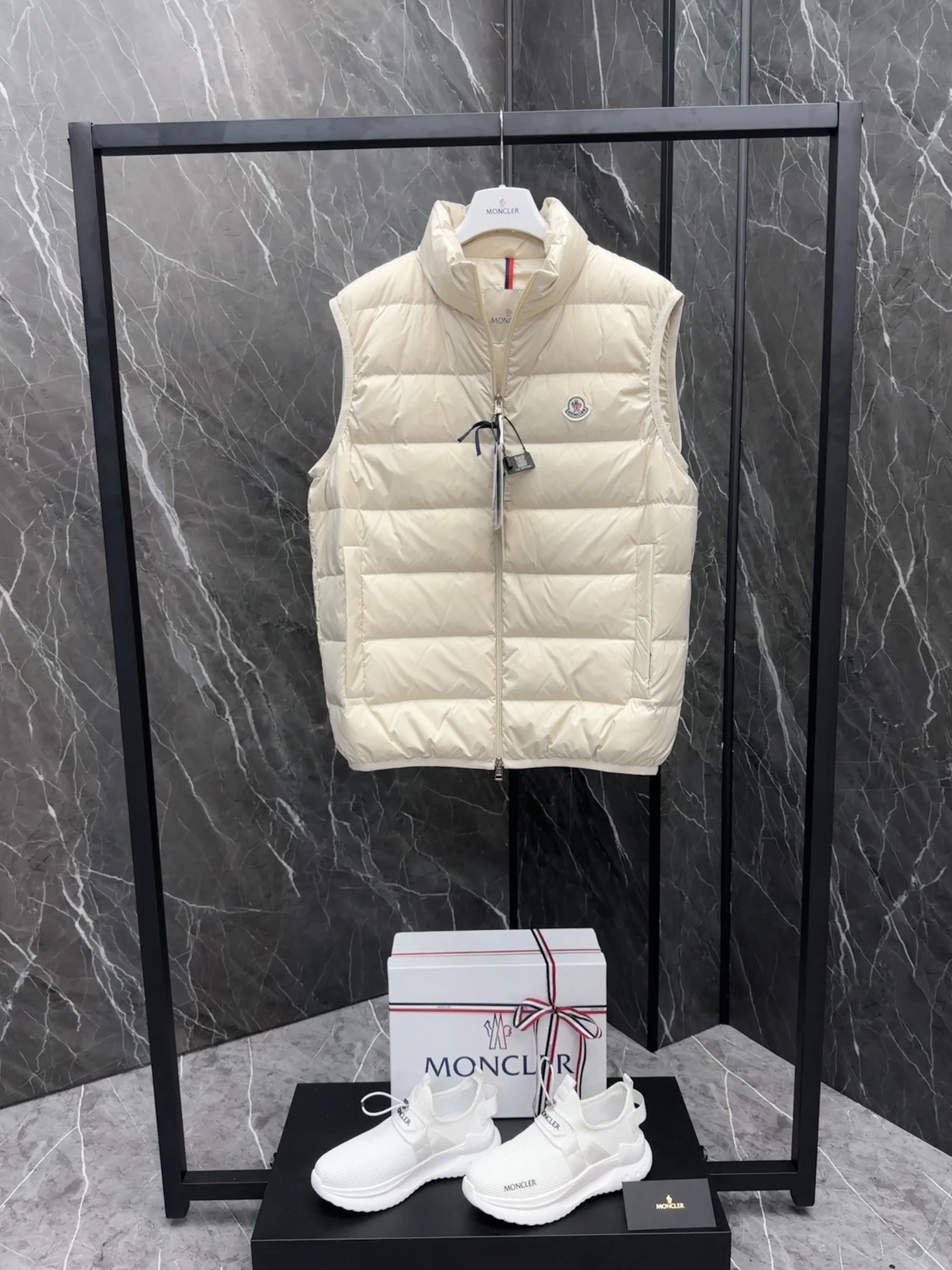 1:1 copy Moncler Down Jackets