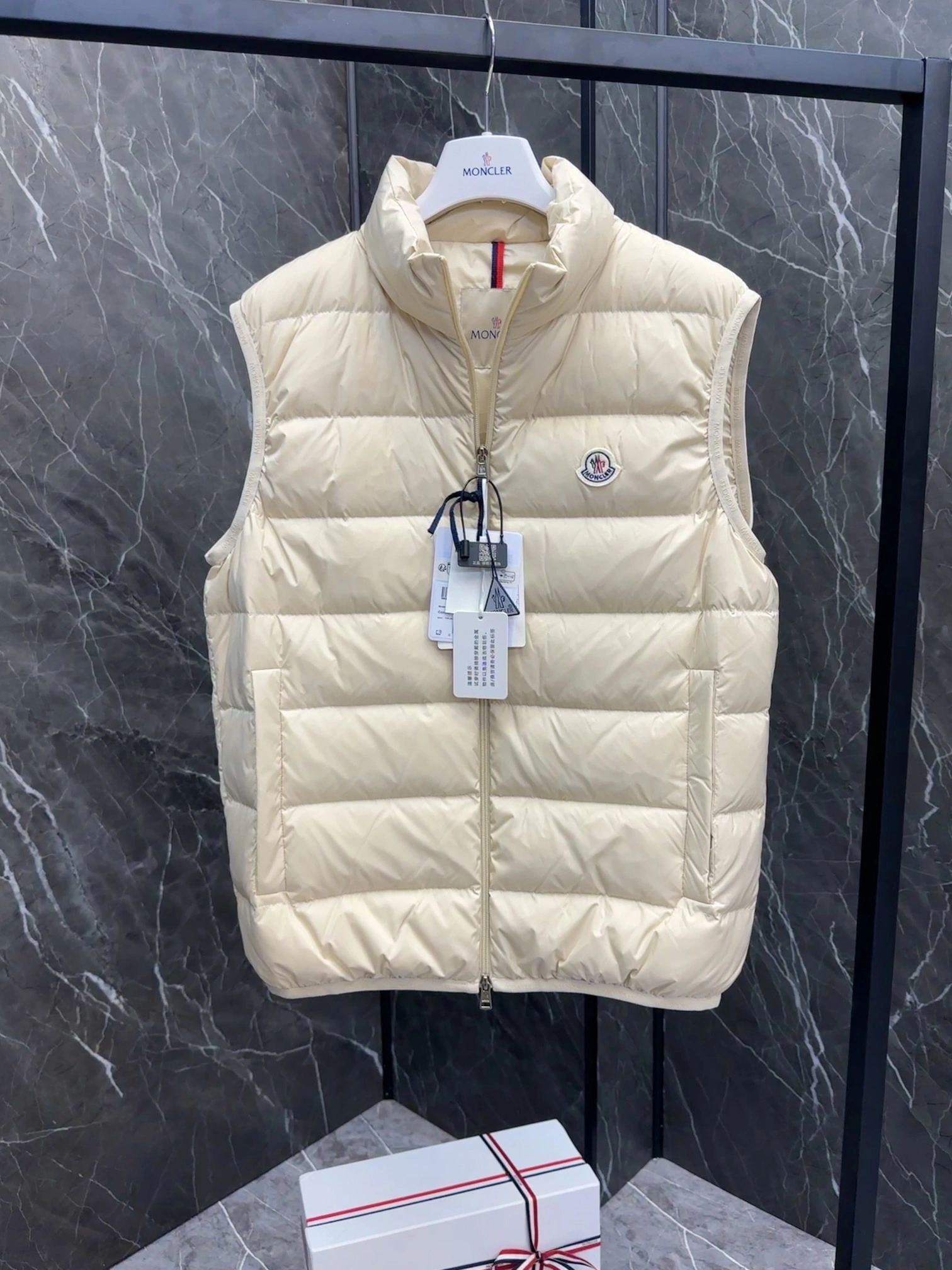1:1 copy Moncler Down Jackets