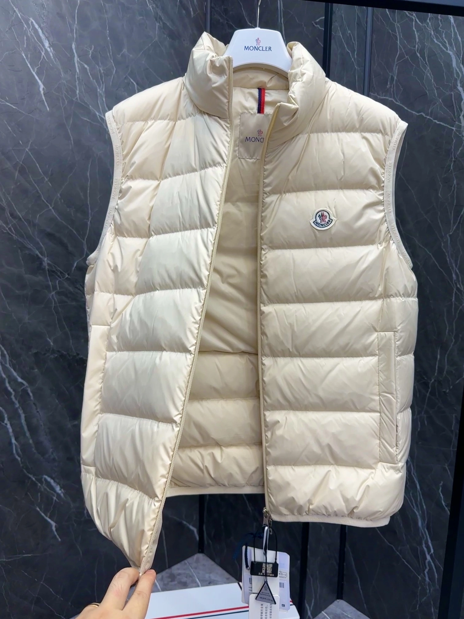 1:1 copy Moncler Down Jackets