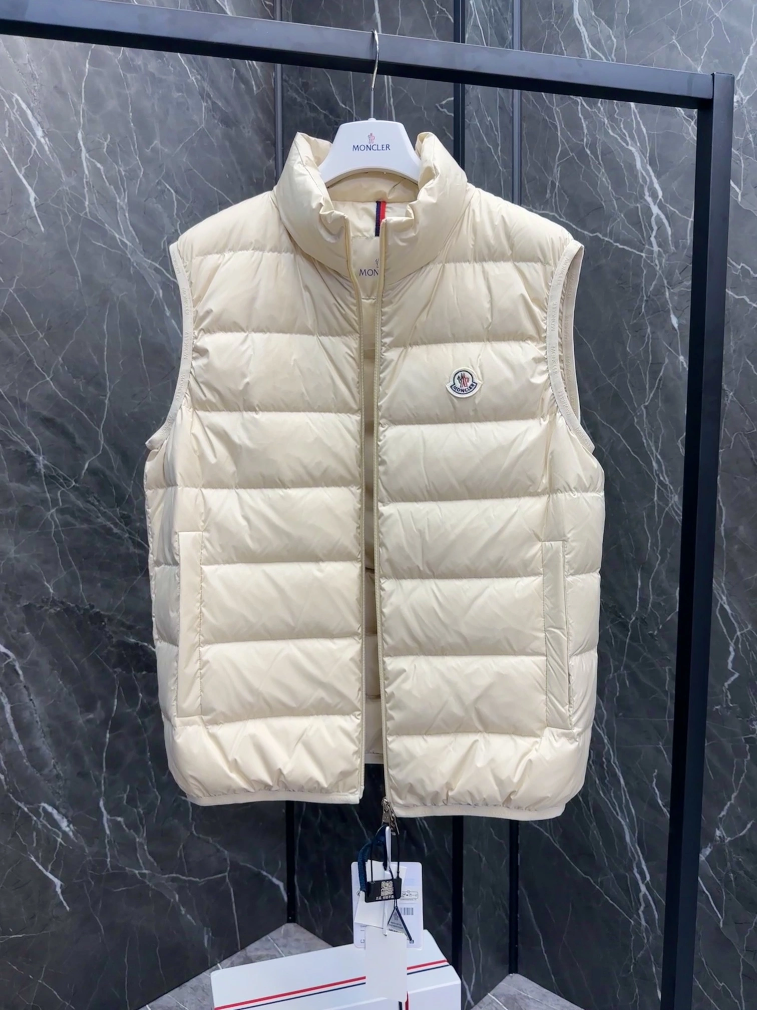1:1 copy Moncler Down Jackets