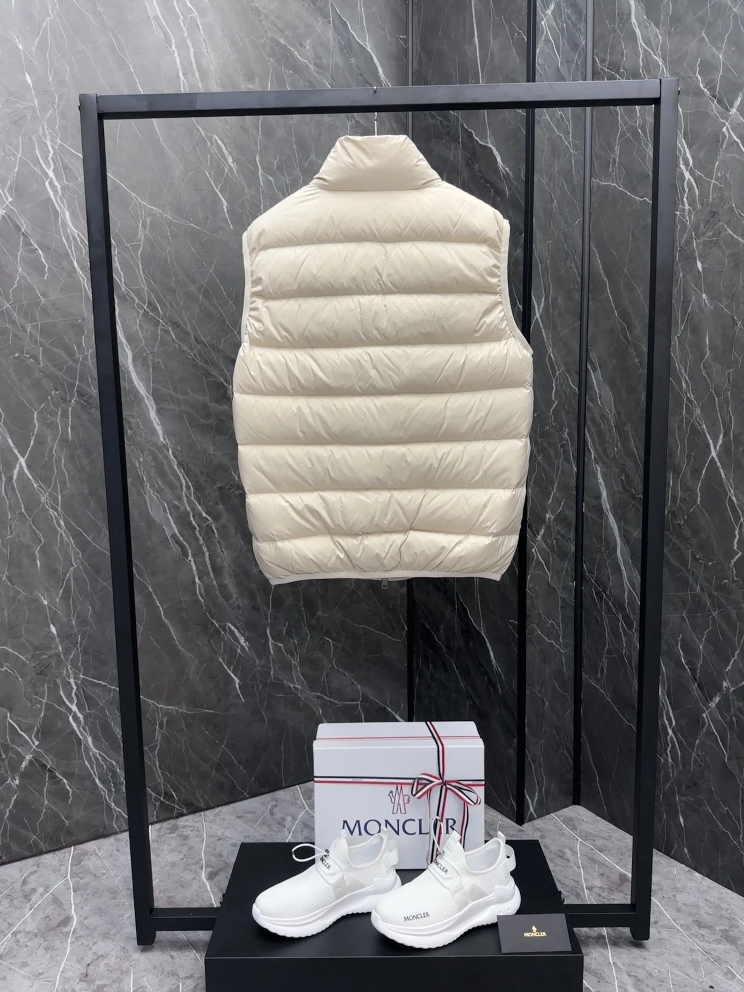 1:1 copy Moncler Down Jackets
