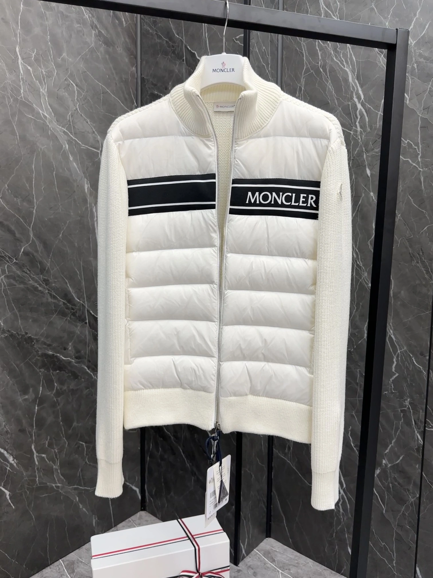 1:1 copy Moncler Down Jackets